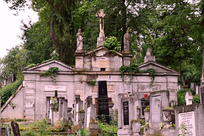 Cimitirul Central din Cluj-Napoca sau „Panteonul Transilvaniei”, cel ...