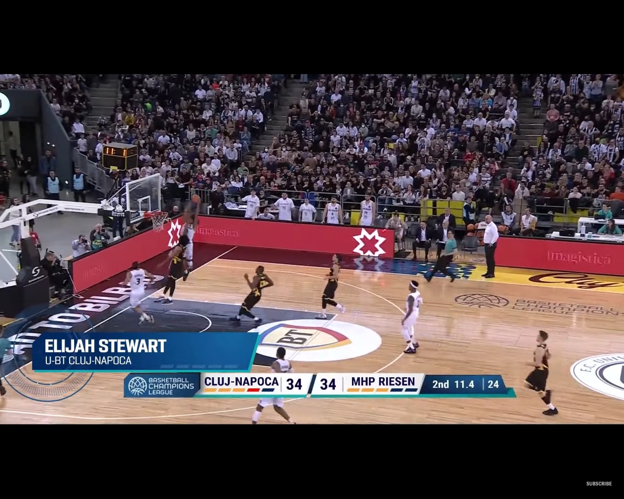 Alley-oop-ul lui Elijah Stewart a primit titlul de faza sezonului în ...