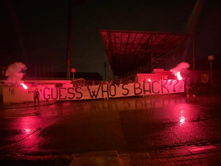 Fanii lui „U” Cluj au sărbătorit în Gruia promovarea. Mesaj pentru ...