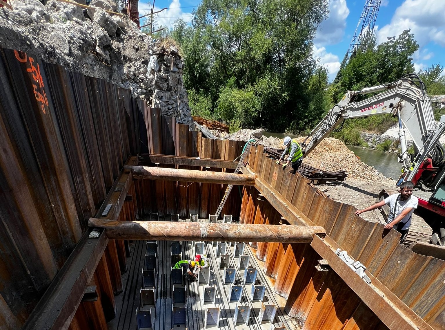 Lucrări impresionante la Podul Porțelanului. Când trebuie să fie gata? FOTO