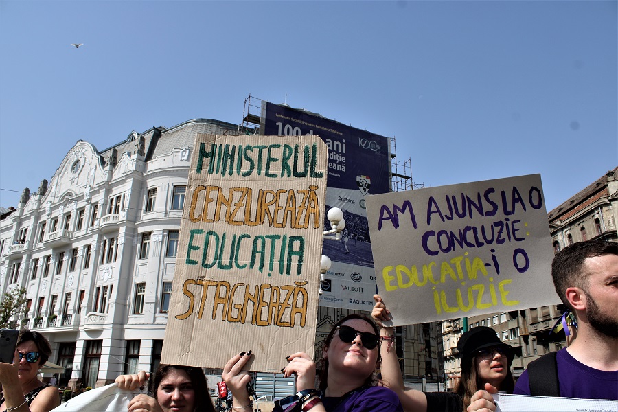 Protest al studenților clujeni. „Am ajuns la o concluzie: educația-i o ...