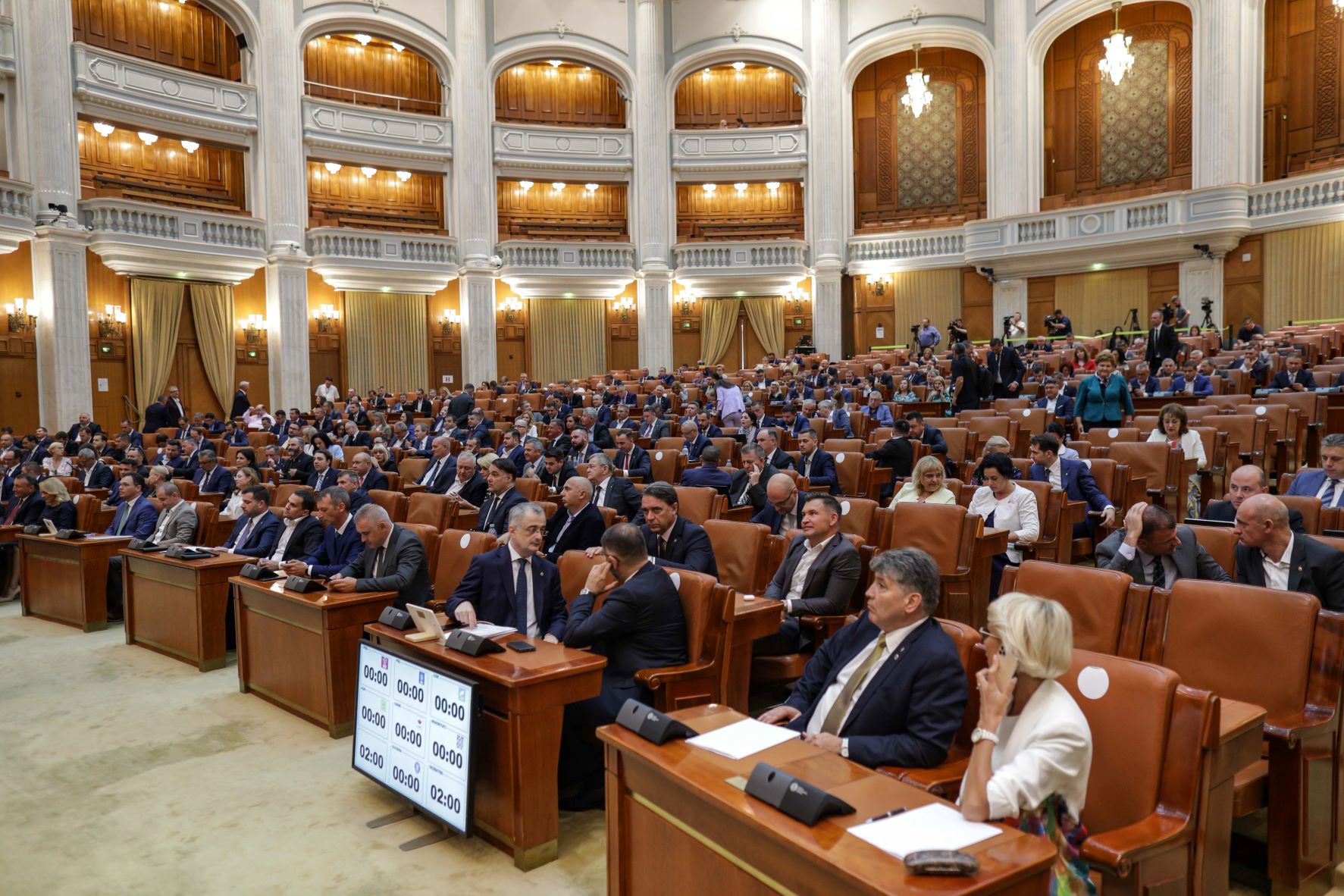 Proiect pentru reducerea numărului de parlamentari la 300. Reforma ...