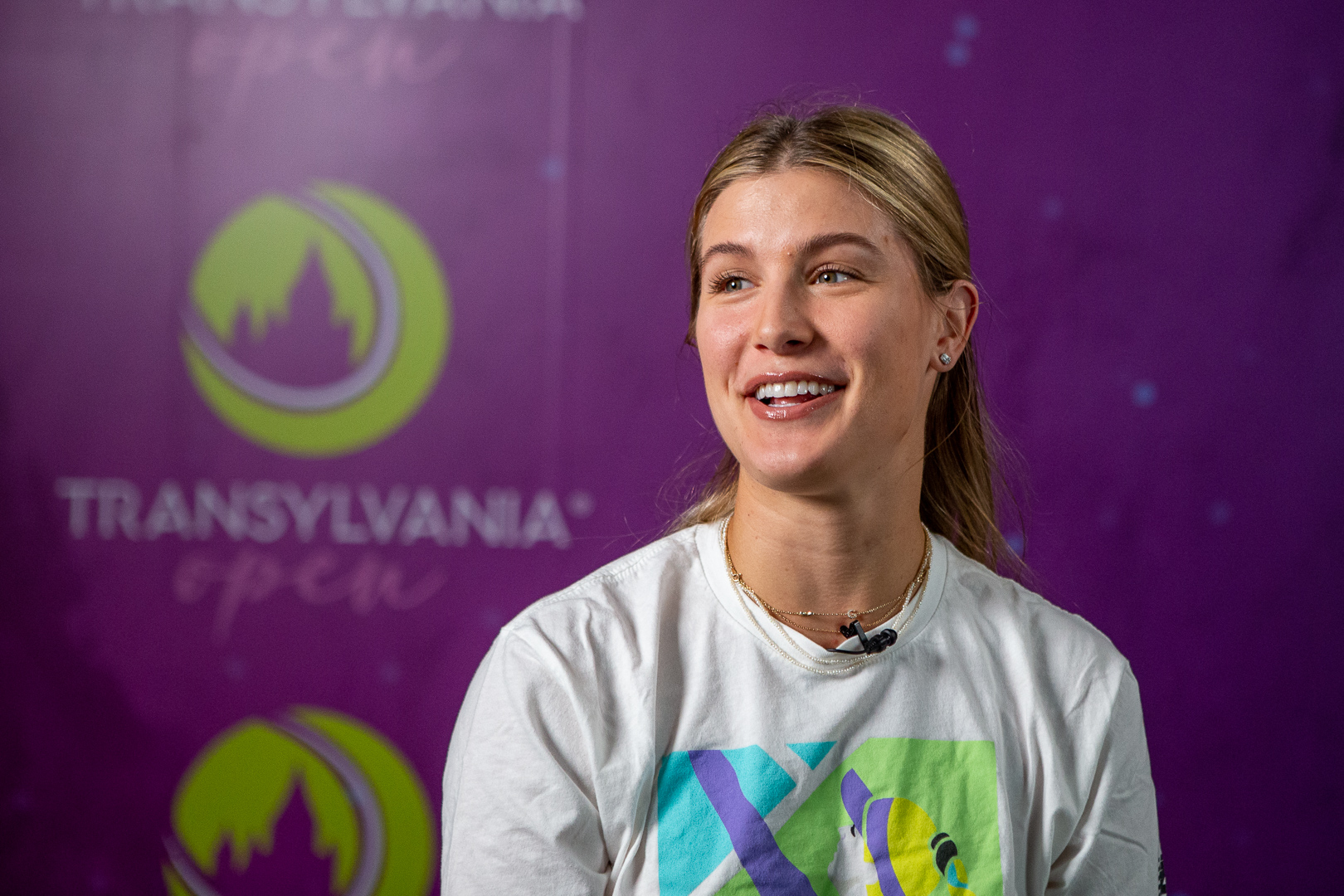 „Rupe-i fâșul!”. Imagini cu Eugenie Bouchard în timp ce rostește ...