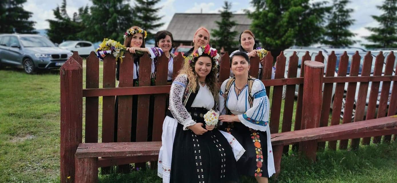 Ansamblu de port popular din anii '30 din Margău, Cluj, scos la ...