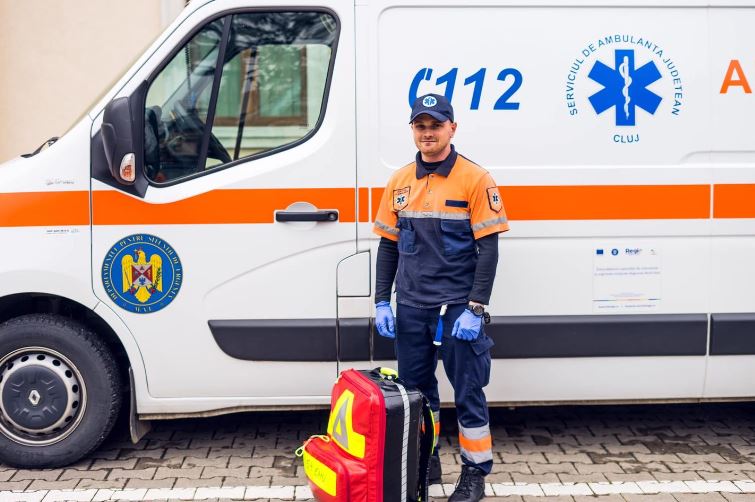Un asistent pe ambulanță în Cluj oferă GRATUIT servicii medicale acasă ...
