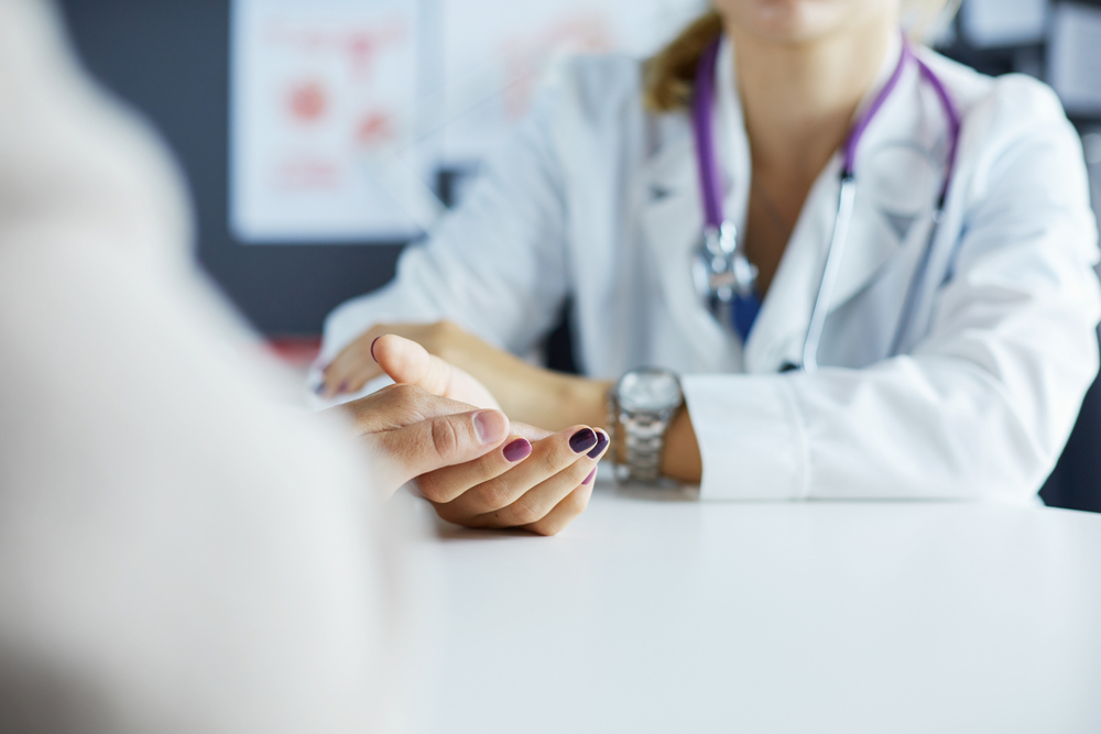 Medicii și spitalele riscă amenzi de până la 7.000 de lei dacă nu oferă ...