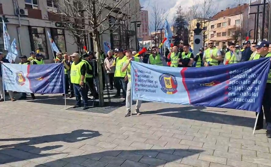 Polițiștii au ieșit în stradă la Cluj-Napoca. „Soluționarea de urgență ...