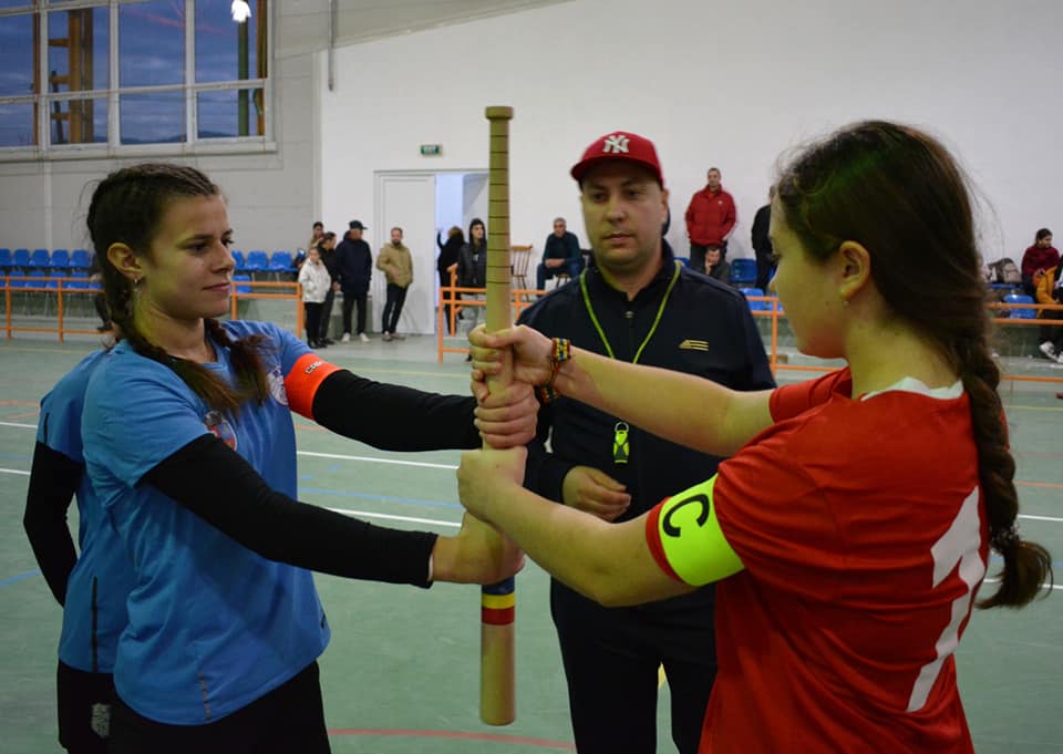 Este lege! Oina, sportul naţional al României; 9 mai - Ziua Naţională a ...