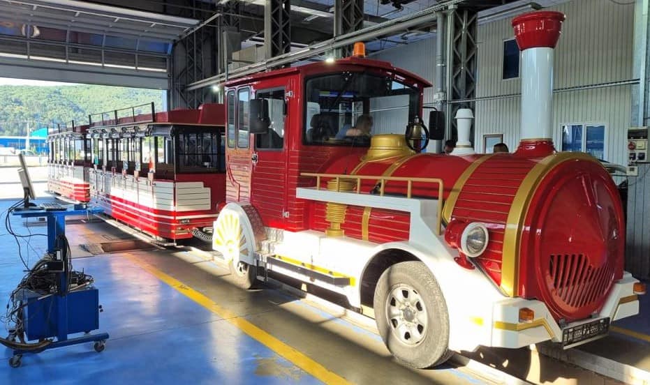 Trenulețul Vesel și-a reluat cursele între Turda și Cheile Turzii. Care ...