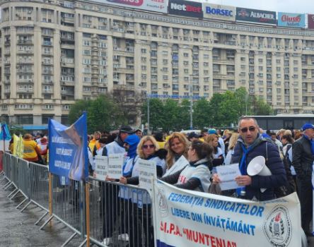 Protest de amploare la Guvern. Sindicatele din Educație și-au strigat ...