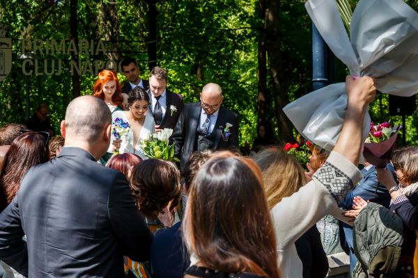 Peste 40 de cupluri și-au unit destinele la foișorul din Parcul Central ...