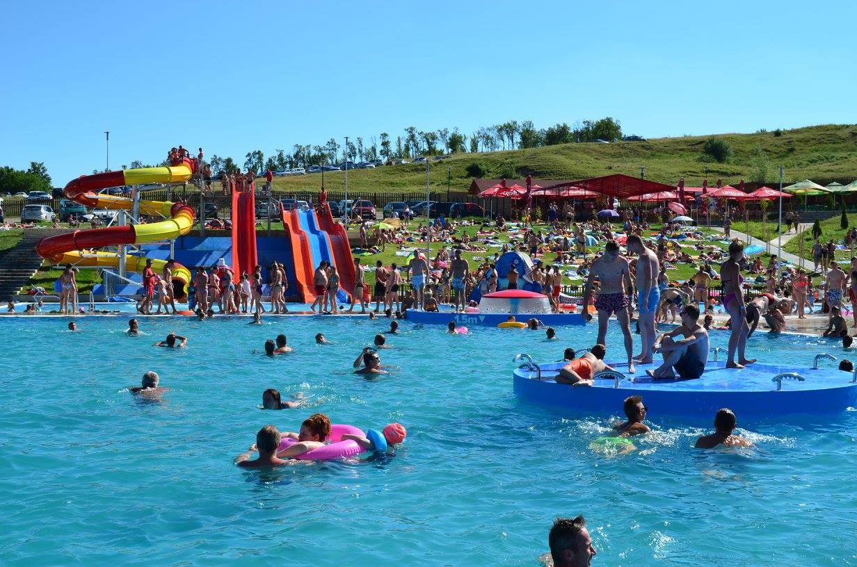 A început sezonul ștrandurilor și piscinelor, la Cluj. Cât e intrarea ...