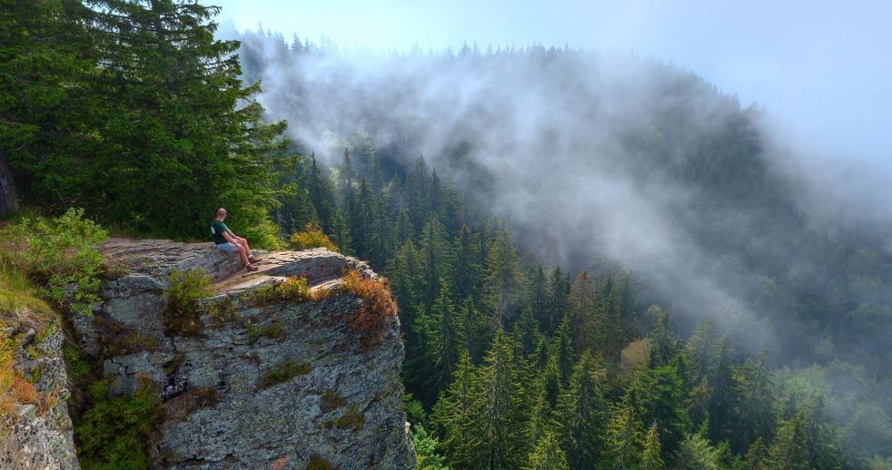 Vrei să ajungi pe „Scaunul Domnului”? Se află la două ore distanță de ...