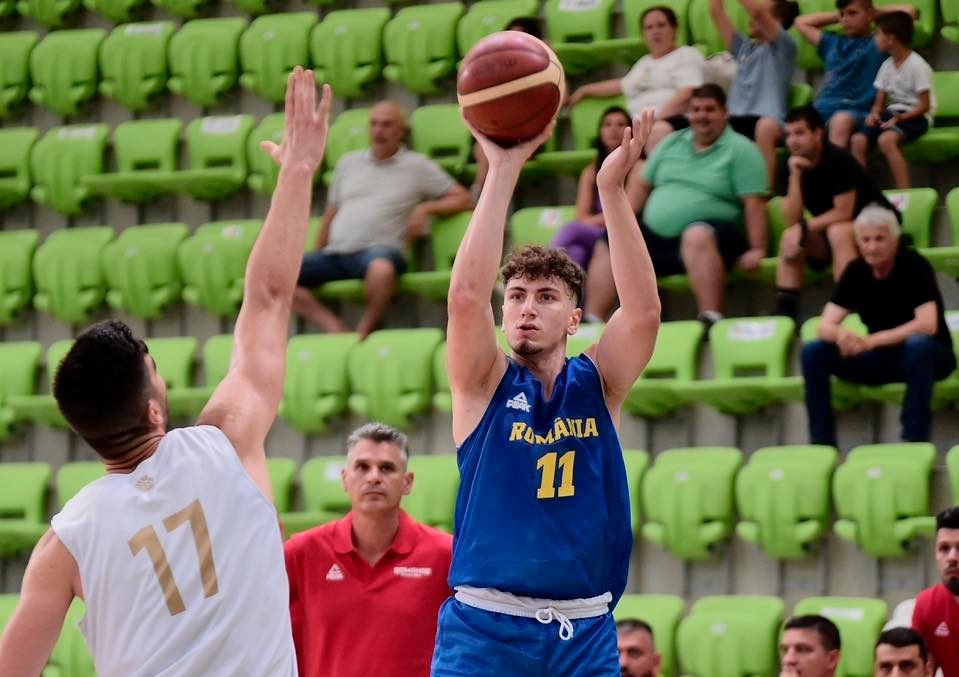 Baschetbalistul de la U-BT, Mihai Măciucă, în lotul României pentru ...