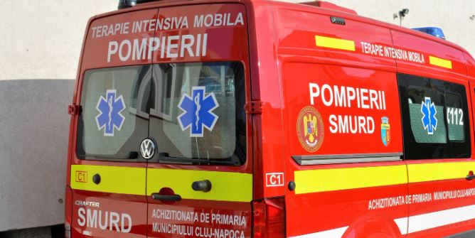 Accident rutier în Piața Cipariu, cu scurgeri de carburanți ...