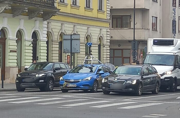 POZA ZILEI! Mașina Google, surprinsă pe Bulevardul Eroilor