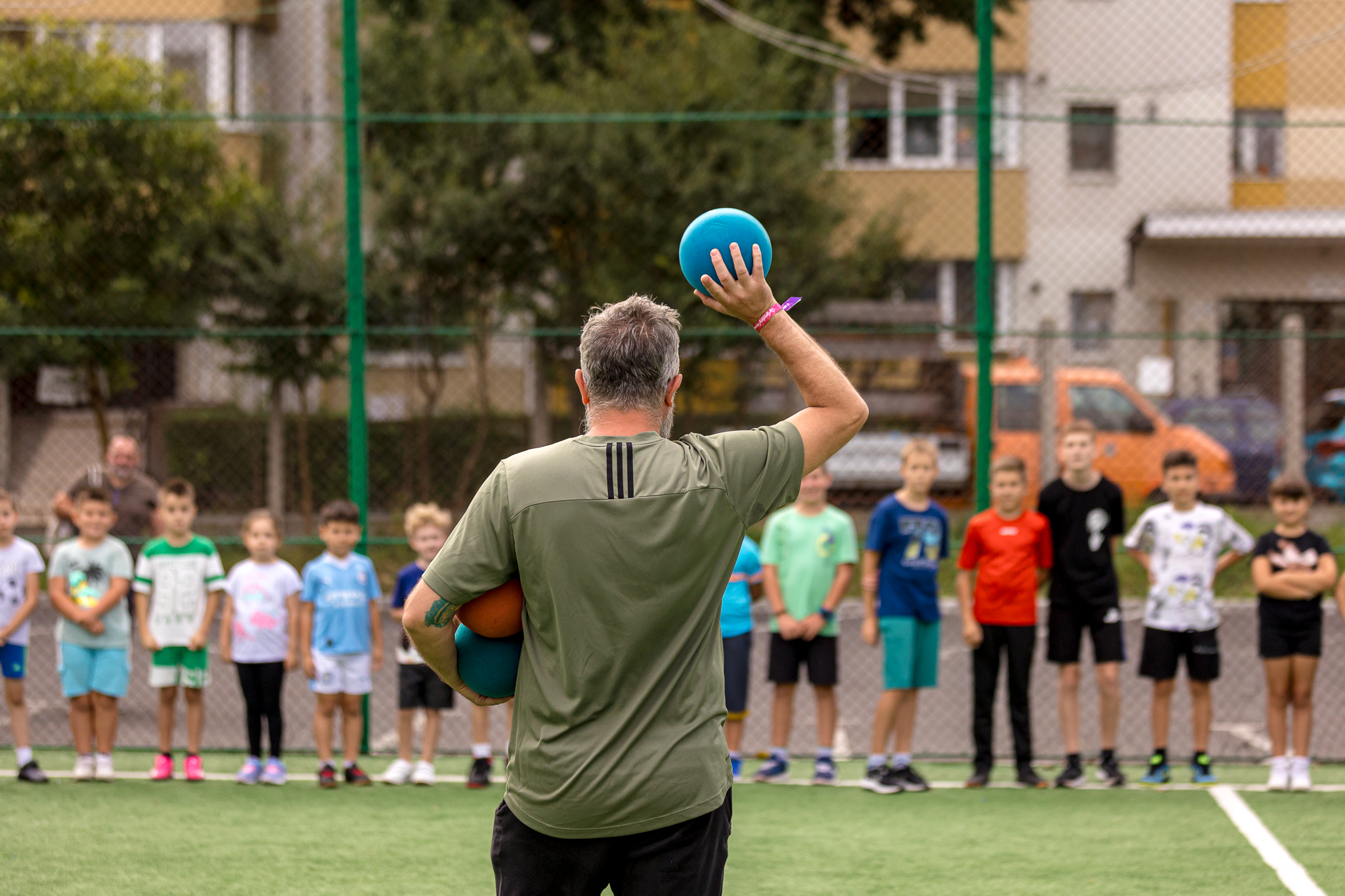Elevii de clasa a III-a, bani de la Primărie pentru practicarea ...