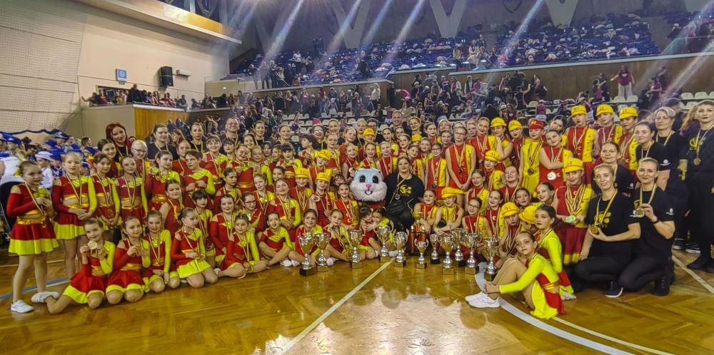 Majoretele Eclipse de la Cluj, rezultate uimitoare la Campionatul ...