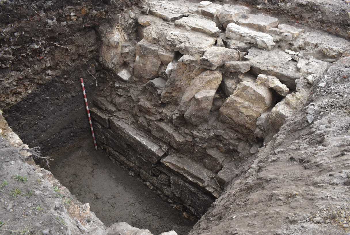 Incinta de Nord a orașului roman Napoca și zidăriile istorice ale ...