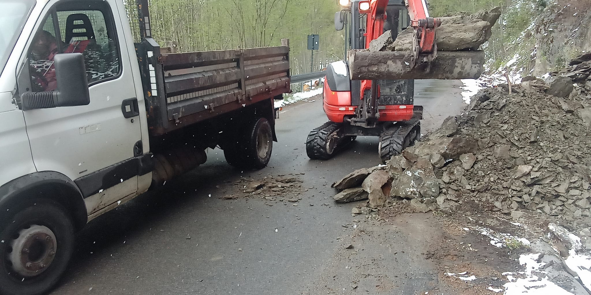 Lucrări pe DJ 763 Doda Pilii – Ic Ponor – limită cu județul Bihor, unde ...