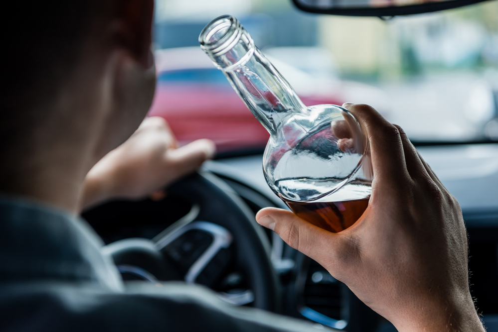 10 ani fără permis auto pentru cei care sunt prinși băuți sau drogați ...