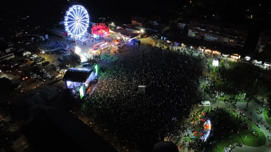 Atmosfera de mare festival la Florești. Peste 10.000 de persoane au ...