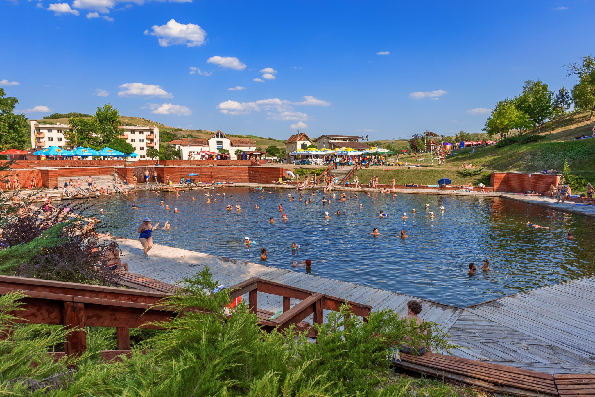 Cauți un loc unde să fugi de caniculă? Tarifele şi programul de ...