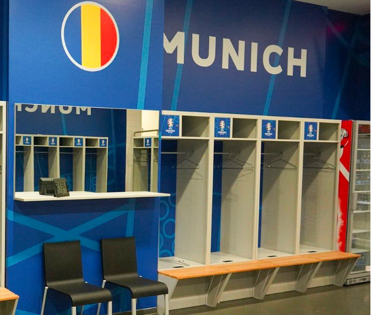 Fairplay românesc. Imaginile cu vestiarul naționalei de fotbal a ...