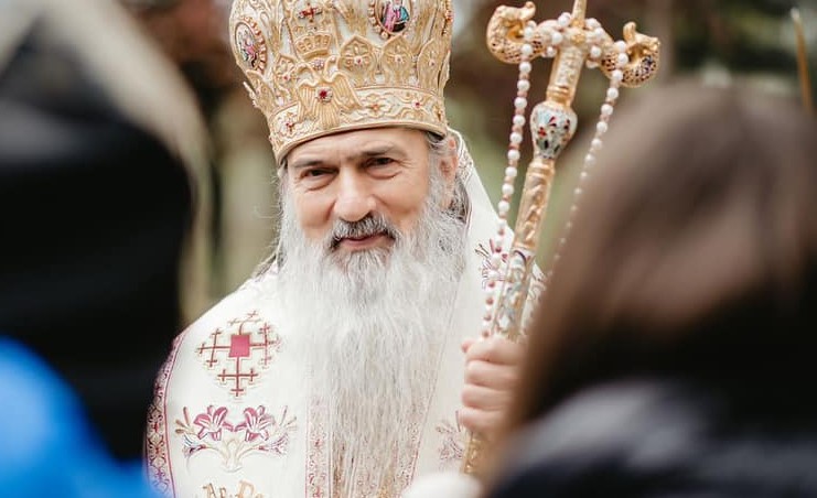 ÎPS Teodosie susţine că rugăciunile fumătorilor nu se iau în ...