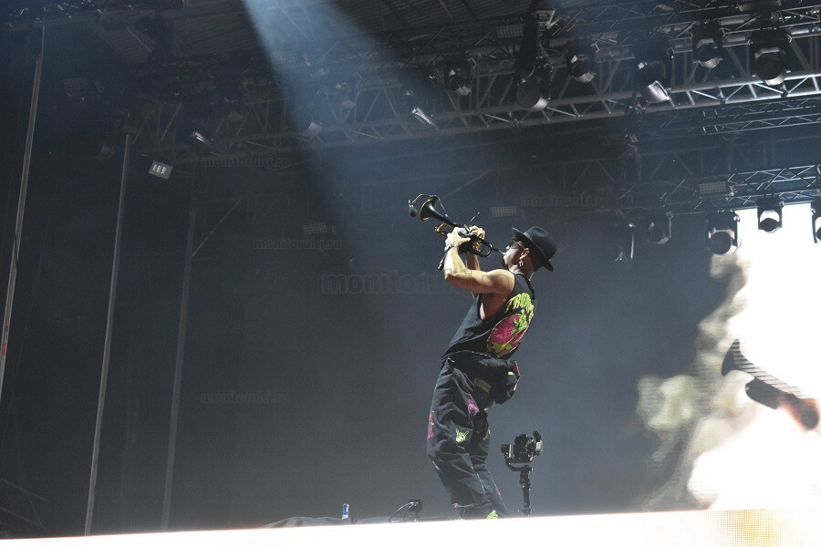 Sacrilegiu sau omagiu? La Untold, un DJ celebru a mixat piesa „Fată ...