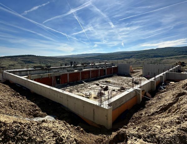 Continuă lucrările la hub-ul educaţional din Borhanci. Dan Tarcea ...