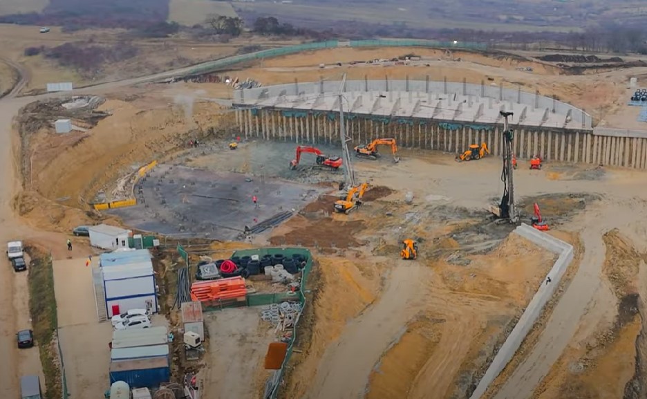 În ce stadiu sunt lucrările la bazinul olimpic din Borhanci. Imagini ...