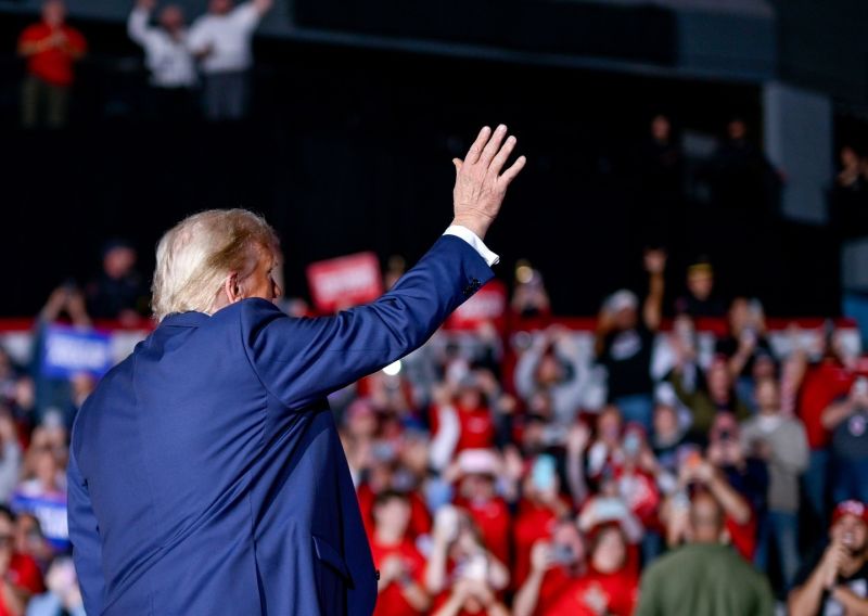 Washingtonul se pregătește pentru învestirea lui Trump cu garduri demne ...
