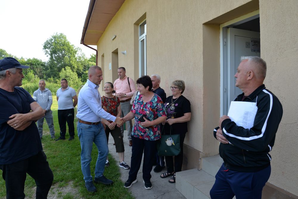 A fost dată în funcțiune noua rețea de apă ce deservește trei sate ale ...