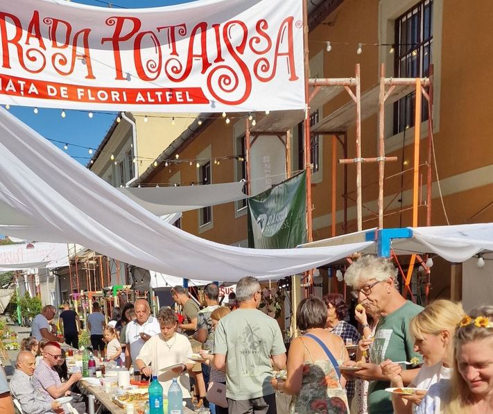 „Masa bunei vecinătăți” de pe strada Potaissa, un model comunitar