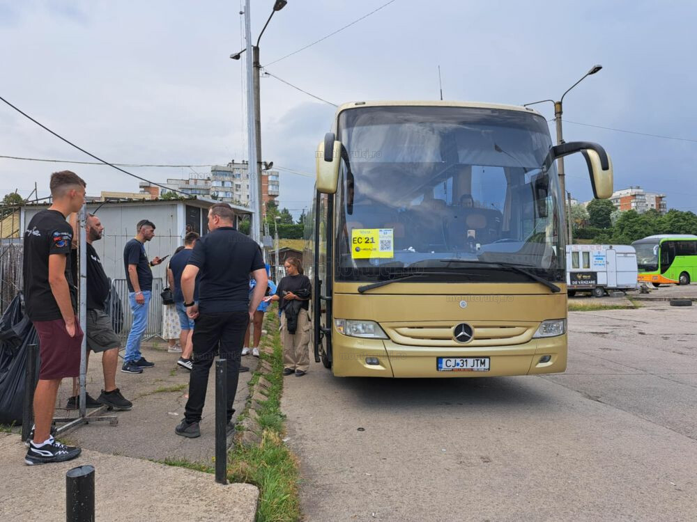 Start oficial pentru Electric Castle 2025. Primul bus a plecat de la ...