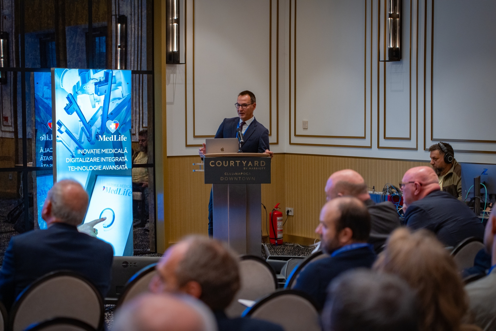 Grupul MedLife reafirmă angajamentul față de excelența medicală prin participarea activă la ...