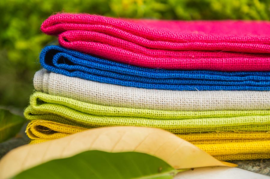 India este cea mai mare țară producătoare de bunuri de iută din lume ...