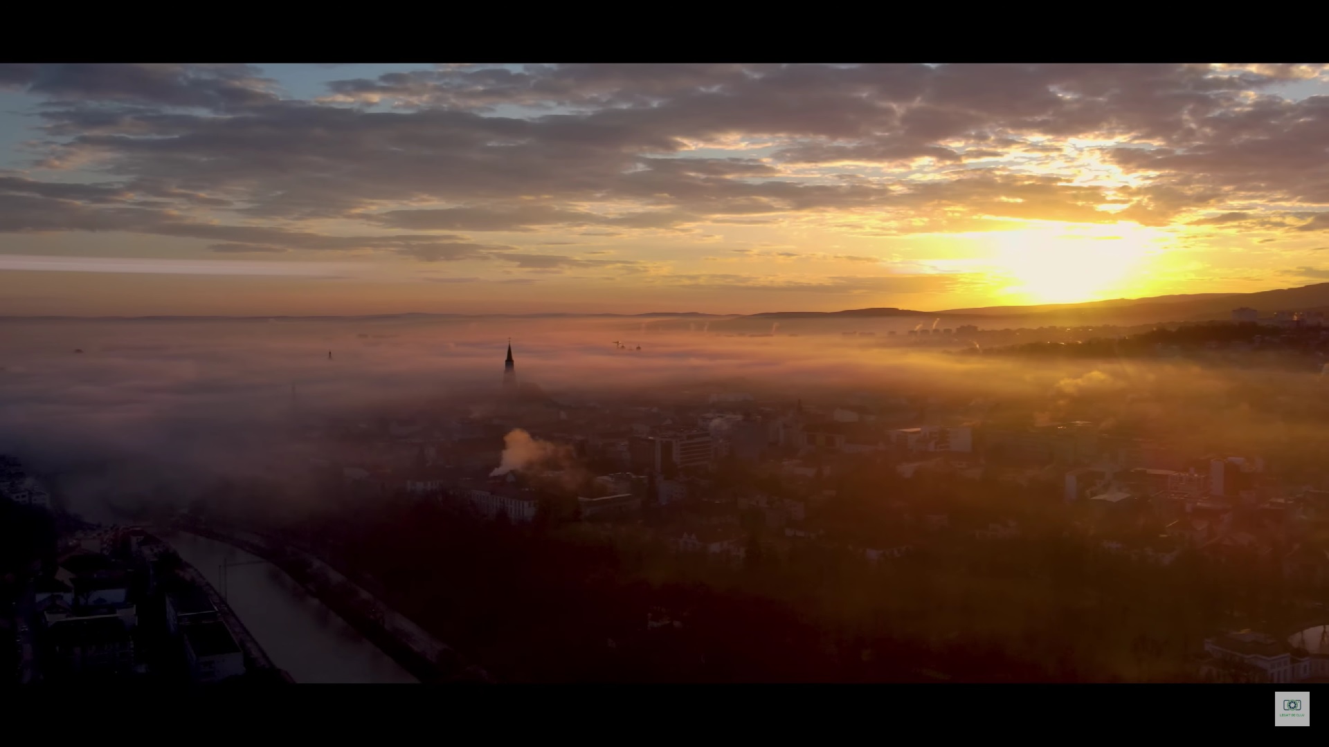 POZA ZILEI. Răsărit de soare peste centrul Clujului