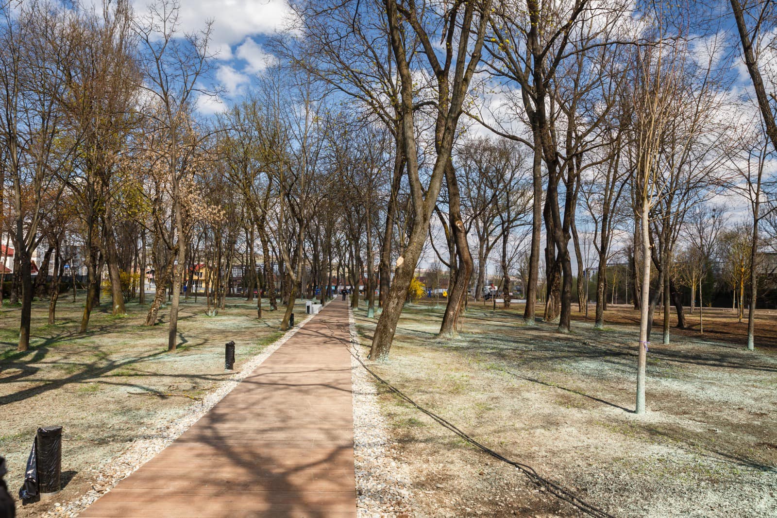 Lucrările la Parcul Armătura, 90% finalizate: pod pietonal, stații de ...