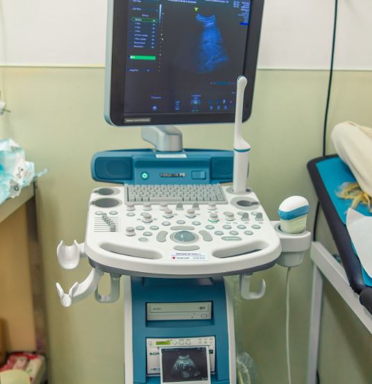 Zeci de maternități din țară, dotate cu peste 170 de echipamente ...