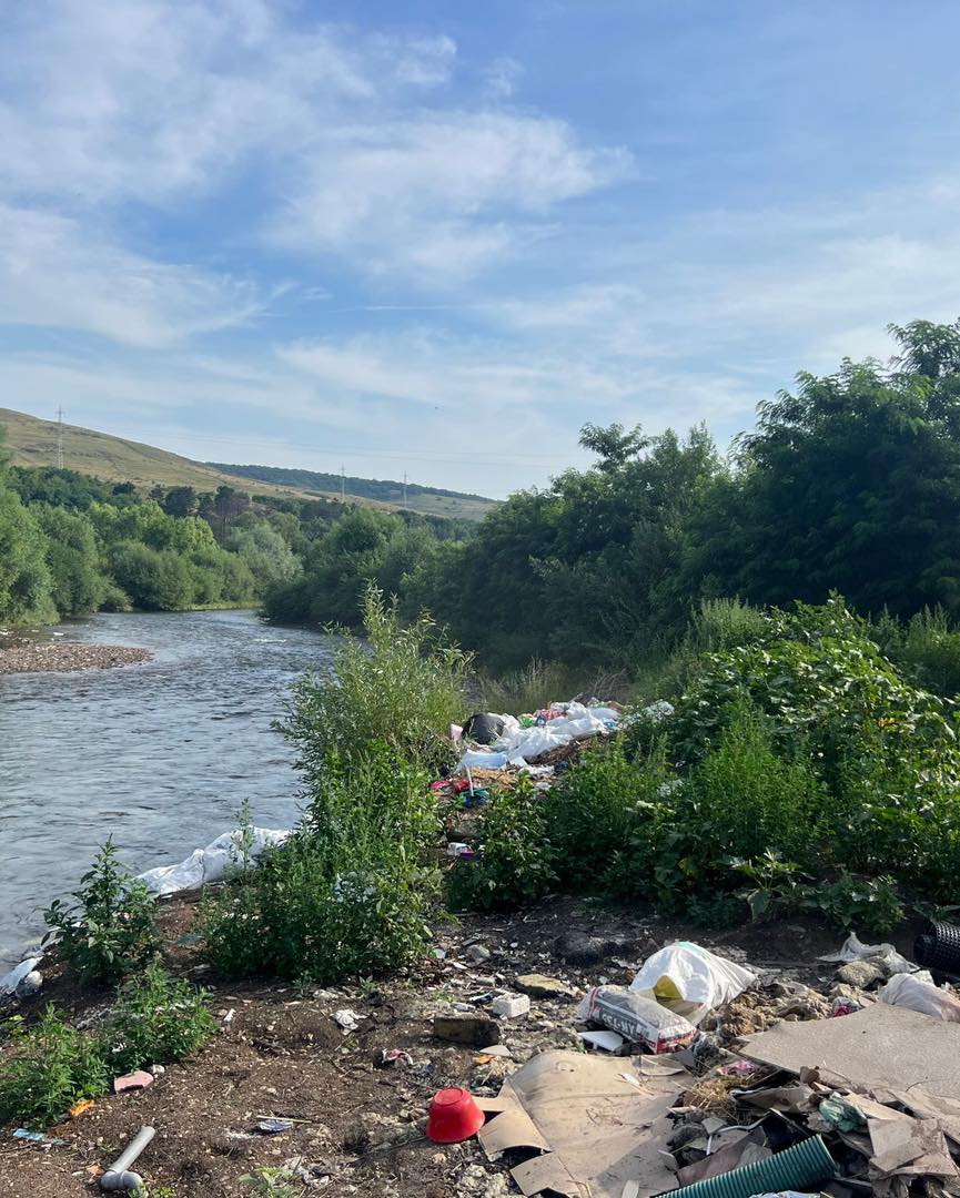 Peste o mie de tone de deșeuri, adunate de pe râul Someș, în Florești ...