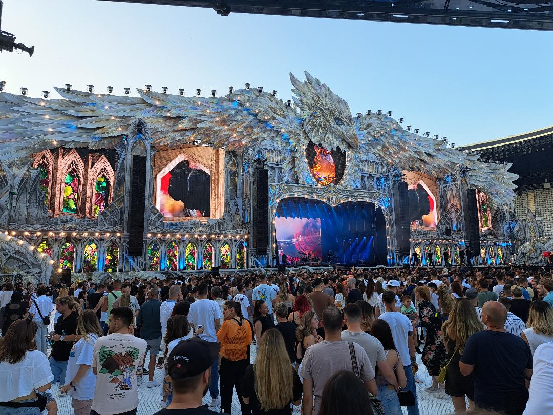 Asta așteaptă toți să vadă! Scena impresionantă de la Untold! E cea mai ...