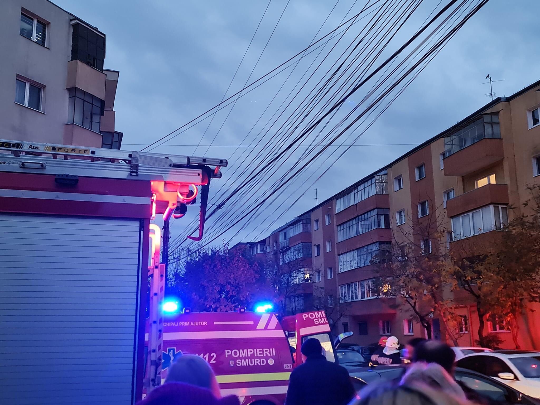 Accident între două mașini în cartierul Grigorescu! Trafic îngreunat. FOTO