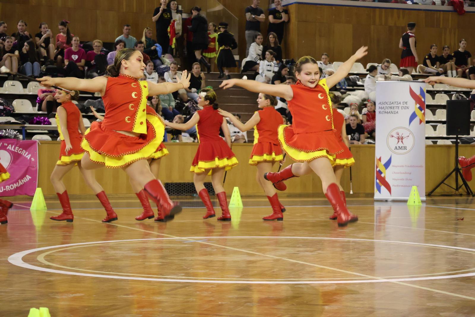 Majoretele Eclipse de la Cluj, rezultate uimitoare la Campionatul ...