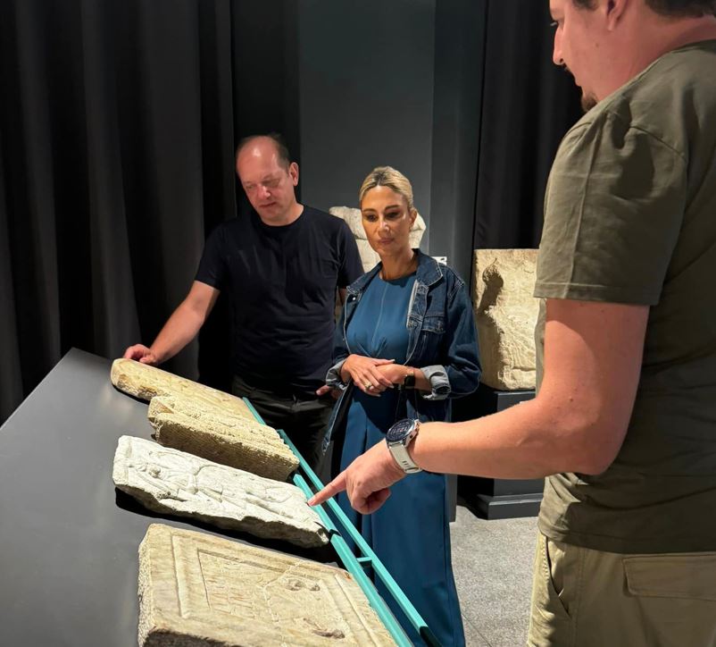 Raluca Turcan, în vizită la Lapidariul medieval din Cluj. Spațiul ...