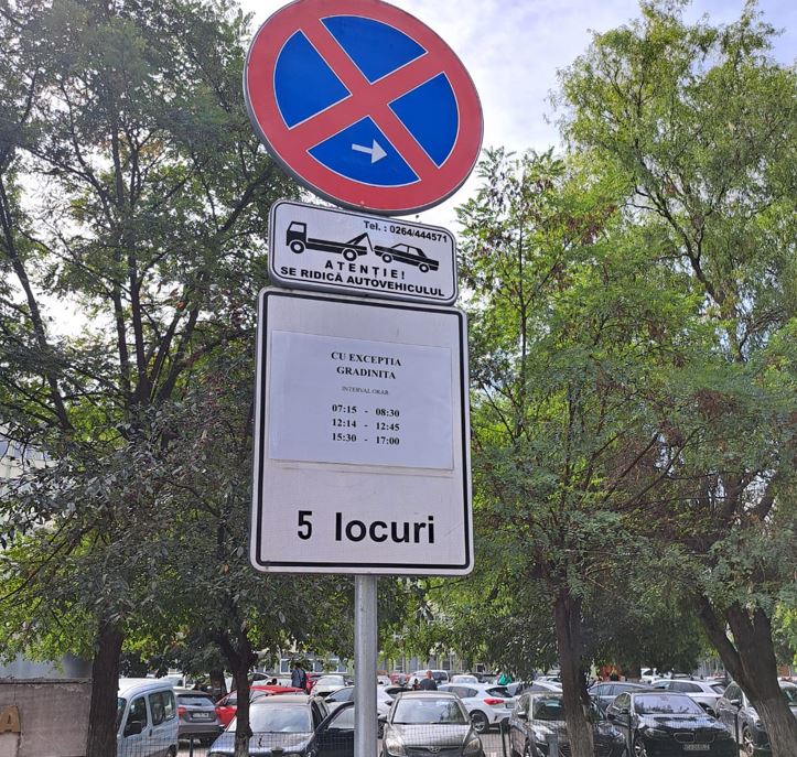 Strada Ion Creangă, locul unde fiecare parchează după cum îl taie capul ...