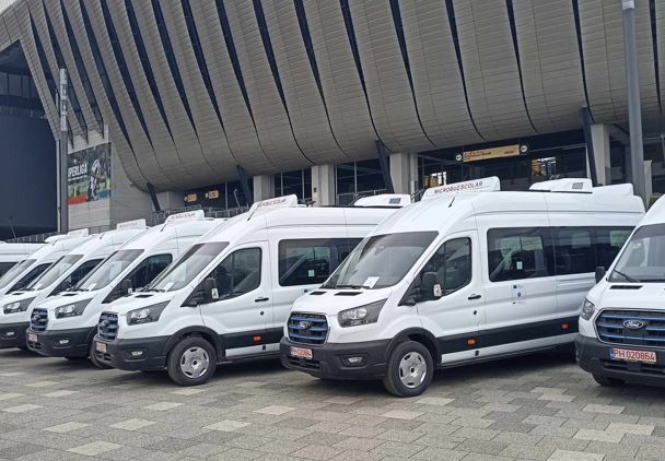 34 de microbuze electrice, din bani europeni, pentru elevilor din ...