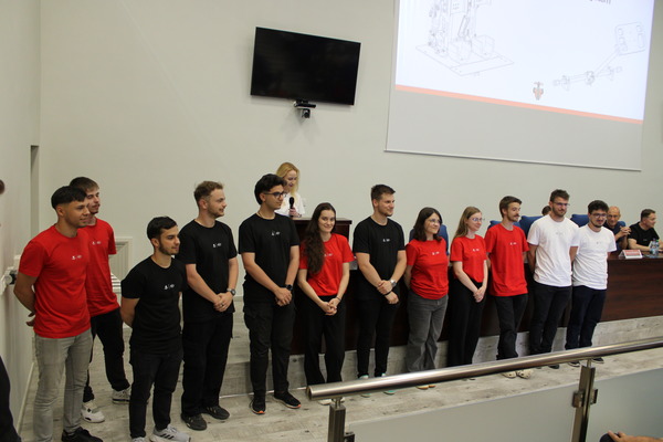 Mașina electrică UTCN: Din Cluj merge direct pe un circuit de Formula 1 ...