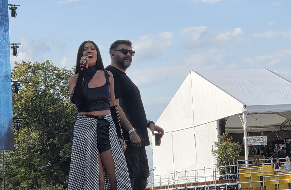 Grasu XXL, limbaj extrem de vulgar pe scenă. Concert interzis minorilor ...